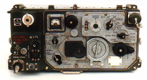 soviet vhf fm manpack transceiver 20 52 mhz 1 w 4 . 8 v